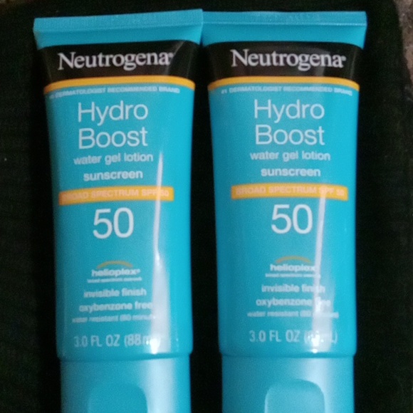 Neutrogena | Skincare | 2 Neutrogena Hydroboost Water Gel Lotion Spf 5 ...